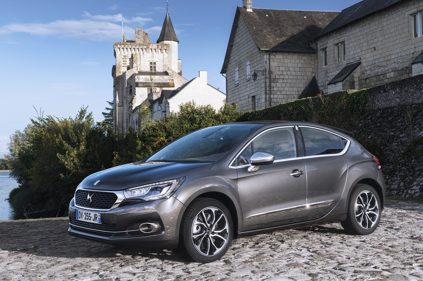 DS 4 und DS 4 Crossback: Ein Auto, zwei Gesichter - Magazin